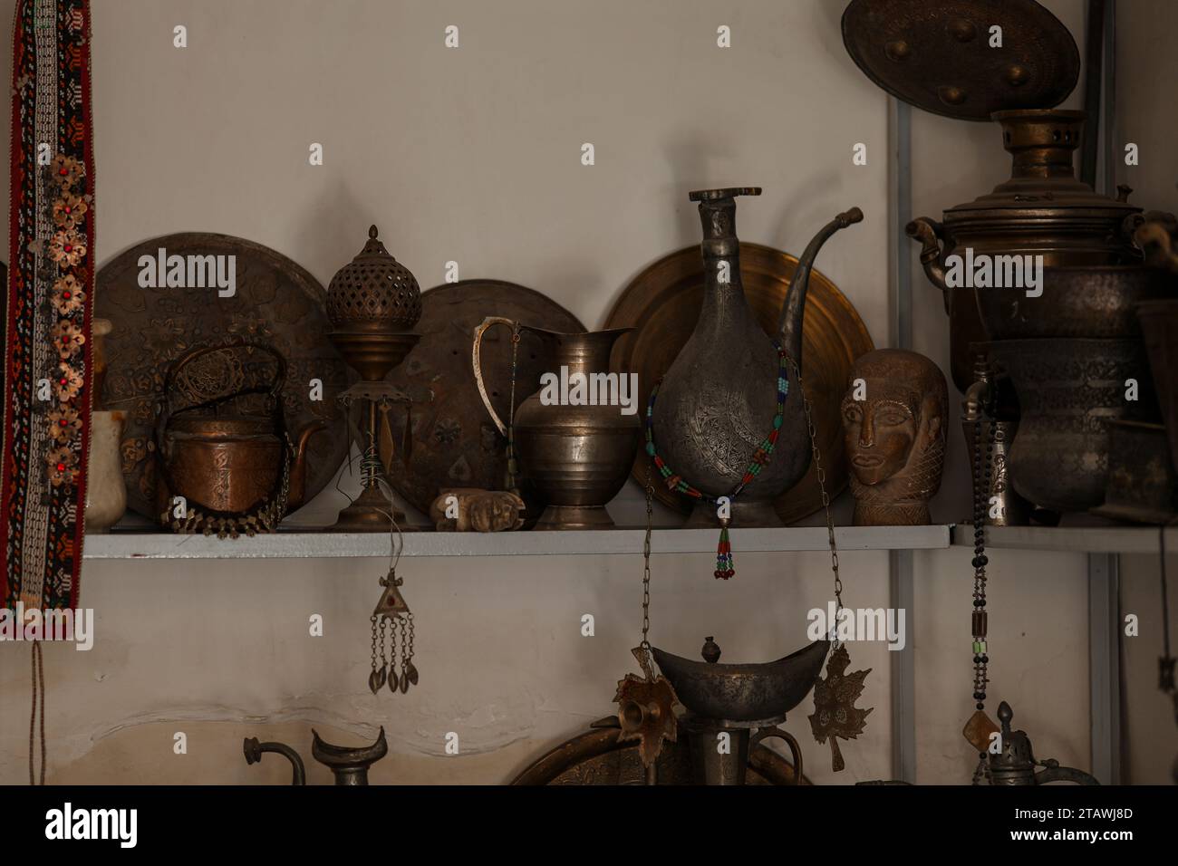 Vintage Heritage Pieces, Antique items Stock Photo - Alamy