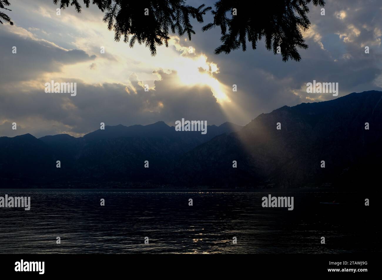 Whether sea, lake or river, water is one of the most beautiful elements ...