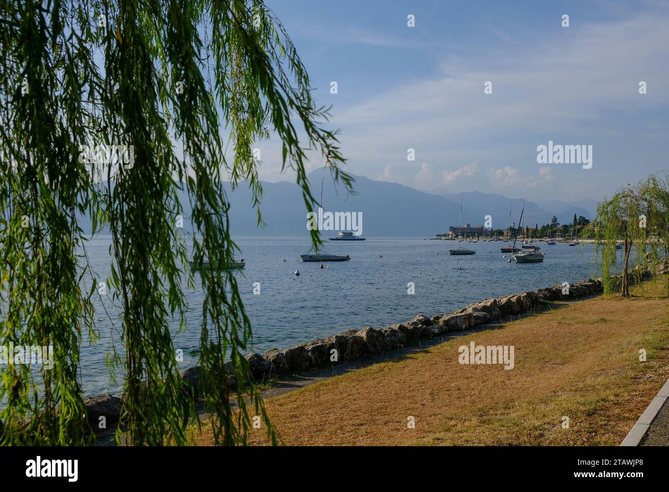 Whether sea, lake or river, water is one of the most beautiful elements ...