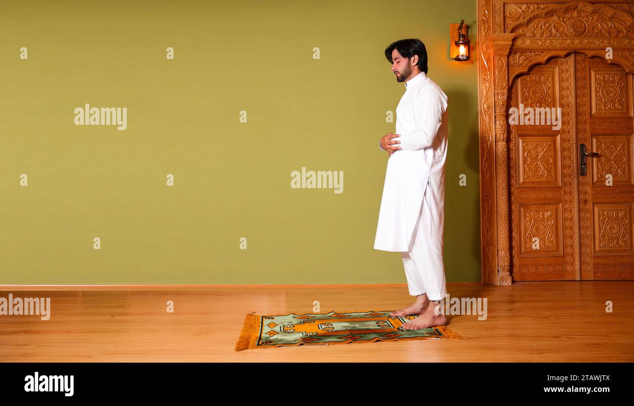 Prayerful posture hi-res stock photography and images - Alamy