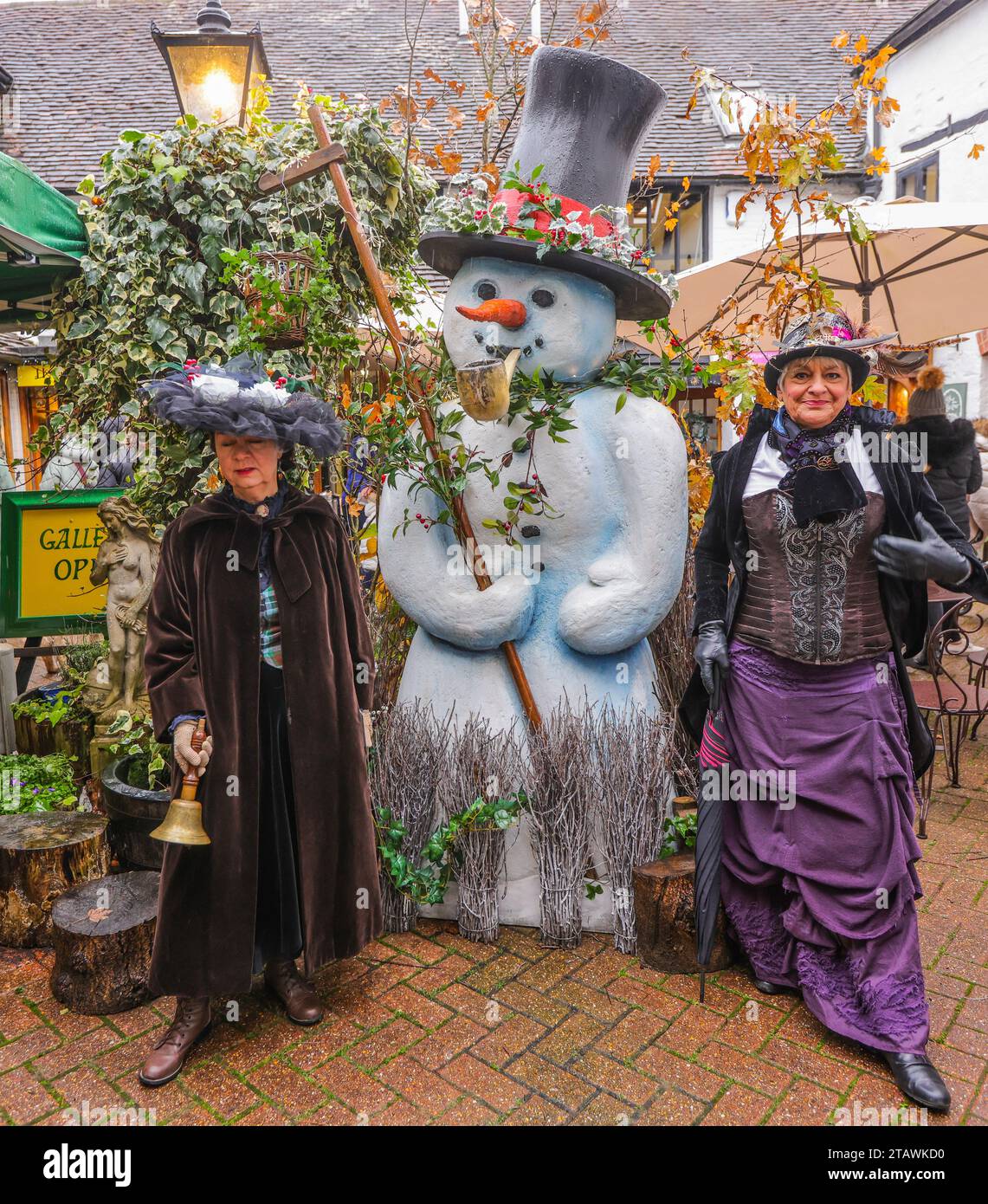Men in ghost of xmas carol costume hi-res stock photography and images - Alamy