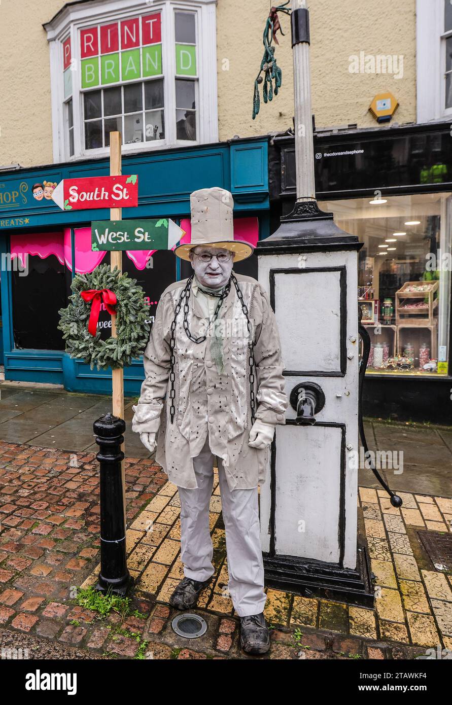 Men in ghost of xmas carol costume hi-res stock photography and images - Alamy