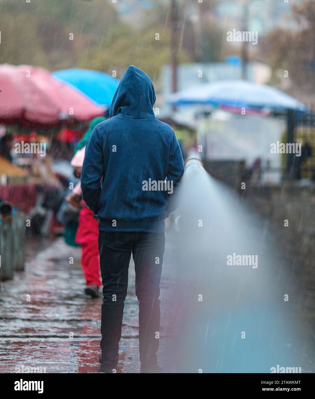 Hidden face hoodie hi-res stock photography and images - Alamy