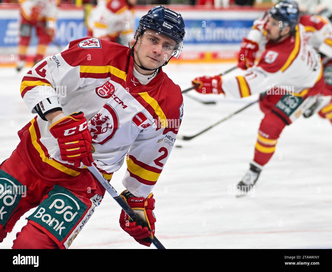 Alexander Blank (Duesseldorfer EG, #24) beim Aufwaermen. Duesseldorfer ...