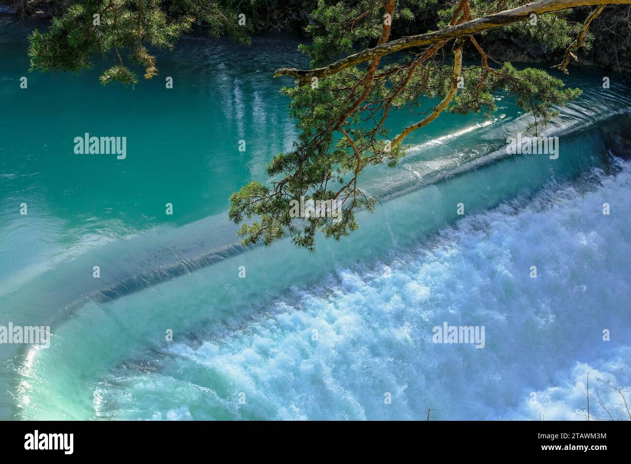 Whether sea, lake or river, water is one of the most beautiful elements ...