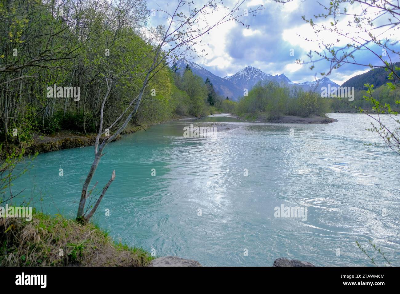 Whether sea, lake or river, water is one of the most beautiful elements ...