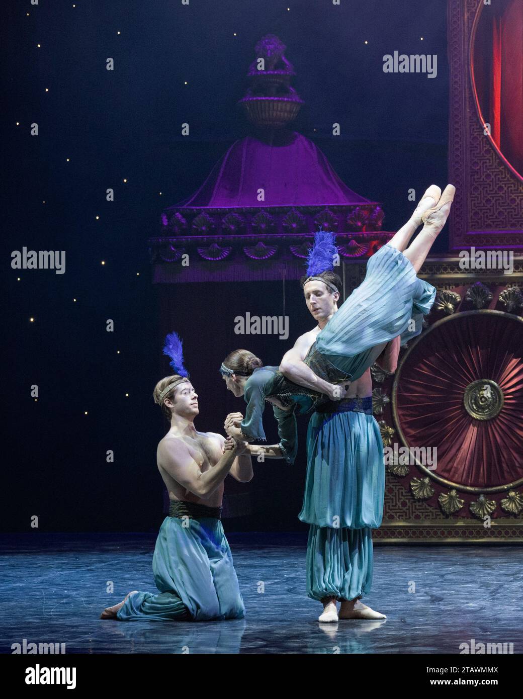 Arabian dancer amber lewis hi-res stock photography and images - Alamy