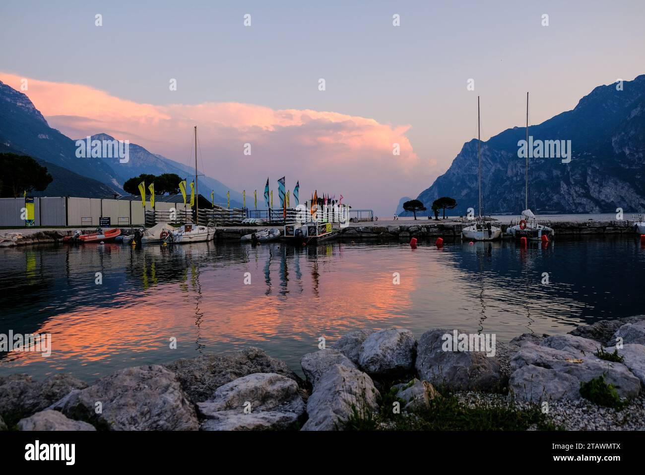 Whether sea, lake or river, water is one of the most beautiful elements ...