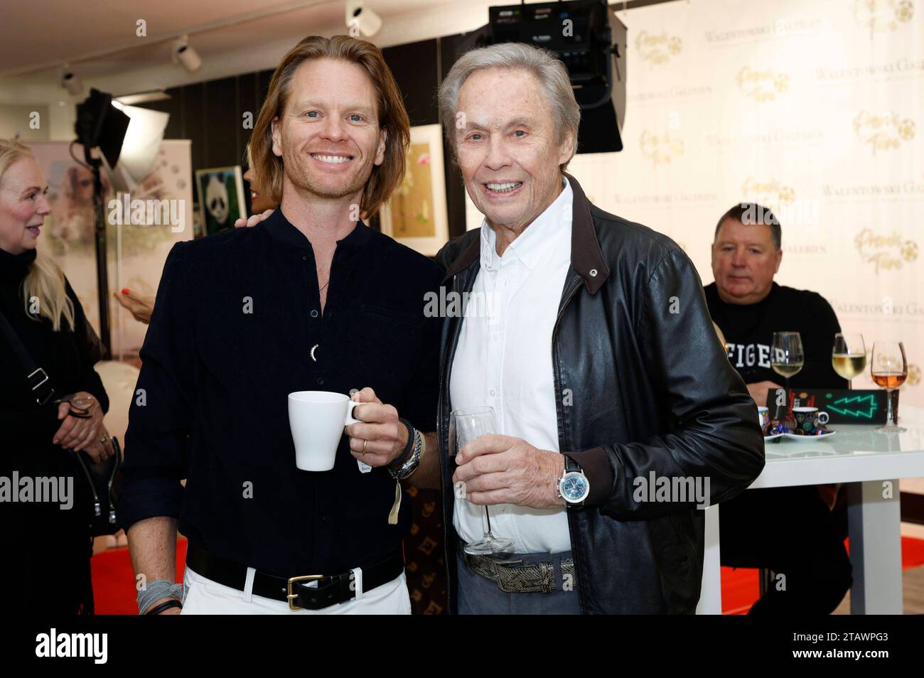 Mike Kraus mit Vater Peter Kraus beim Weihnachtsfest der Walentowski ...
