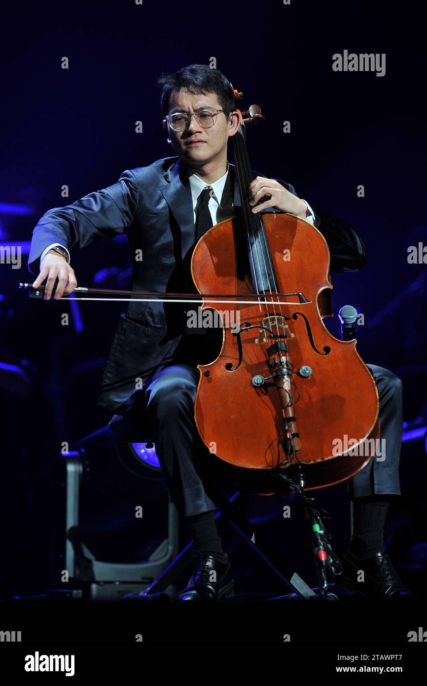 Night of the Proms 2023. Cellist Nathan Chan während eines Auftrittes ...