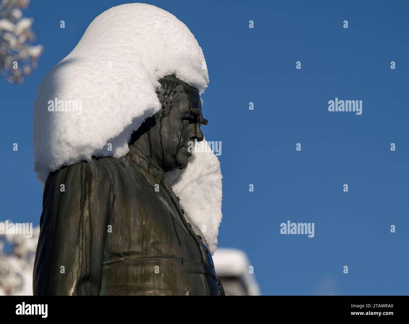 über kopf zug hi-res stock photography and images - Alamy