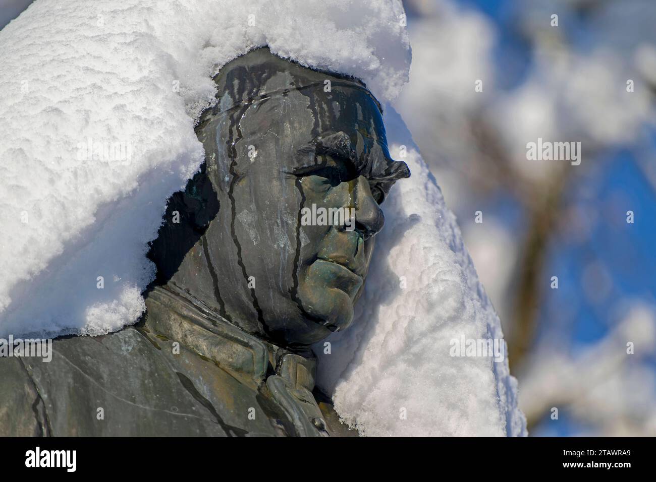 über kopf zug hi-res stock photography and images - Alamy