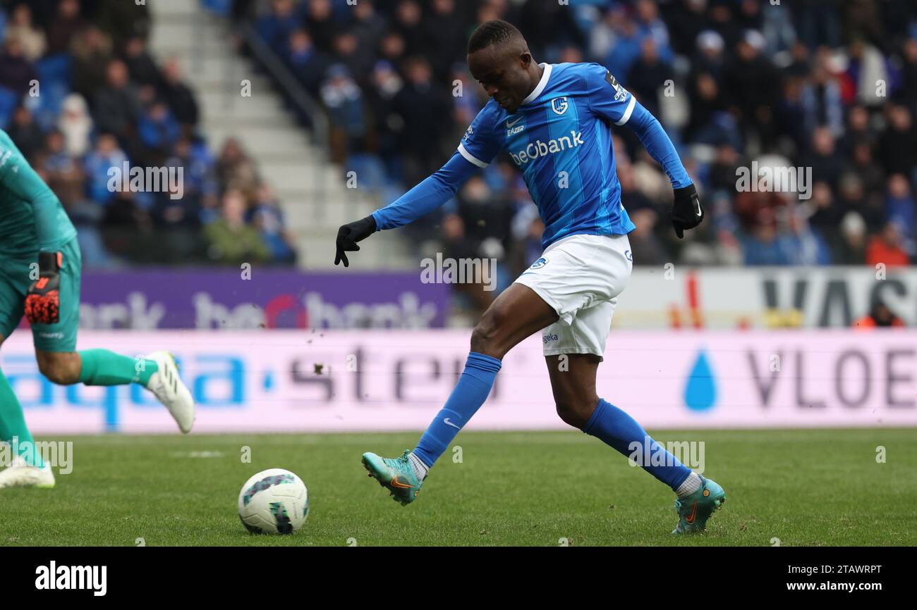 Genk, Belgium. 03rd Dec, 2023. Genk's Yira Sor scoring the 2-1 goal ...