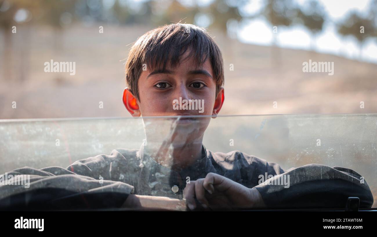 A homeless Afghan refugee boy in need of assistance | Needy Afghan ...