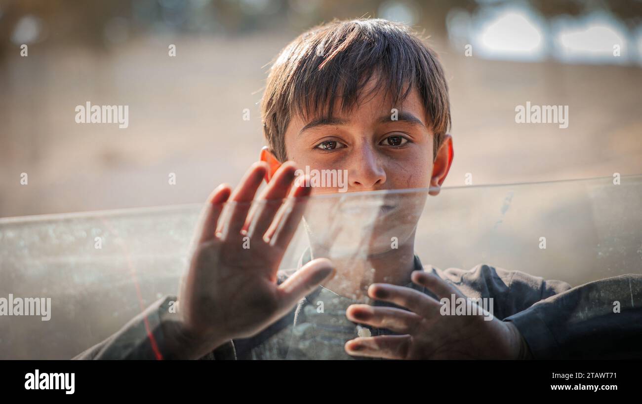 A homeless Afghan refugee boy in need of assistance | Needy Afghan ...