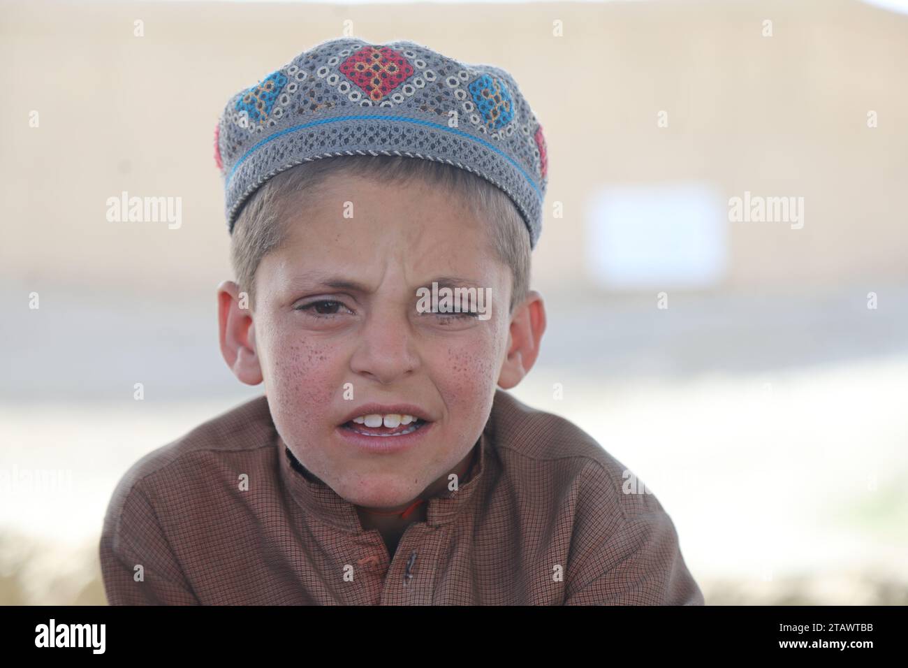 A homeless Afghan refugee boy in need of assistance | Needy Afghan ...