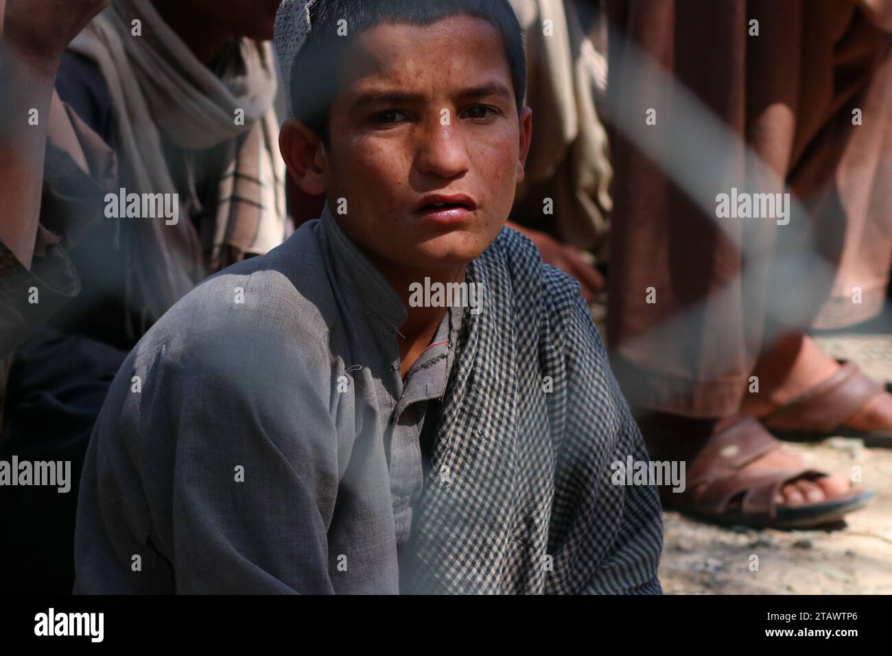 A homeless Afghan refugee boy in need of assistance | Needy Afghan ...