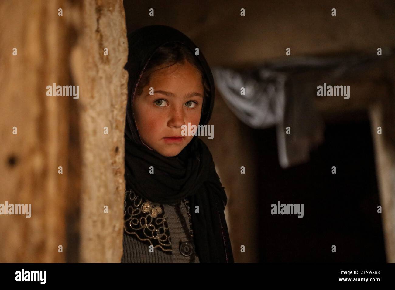 Portrait of a young poor Afghan girl in the village | Afghan girl Kabul ...