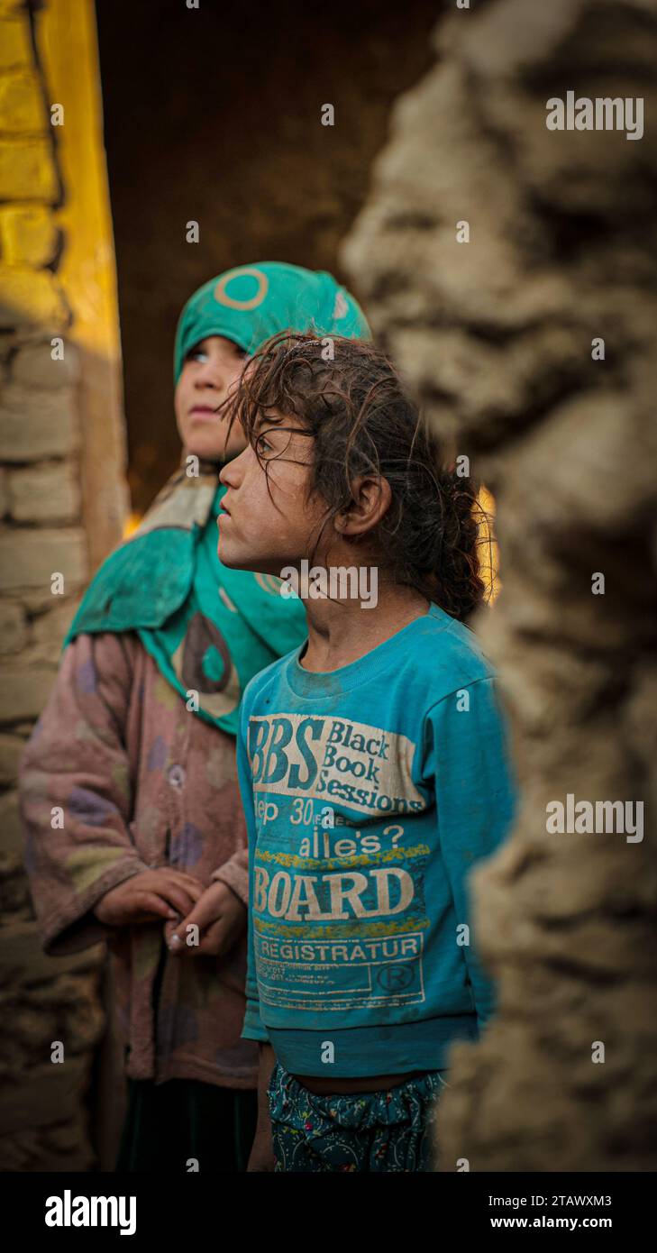 Portrait of a young poor Afghan girl in the village | Afghan girl Kabul ...