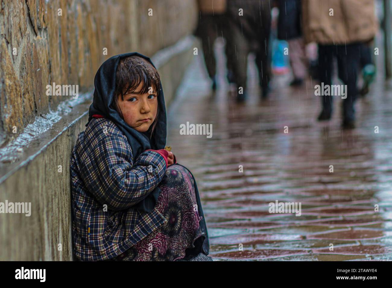 Portrait of a young poor Afghan girl in the village | Afghan girl Kabul ...