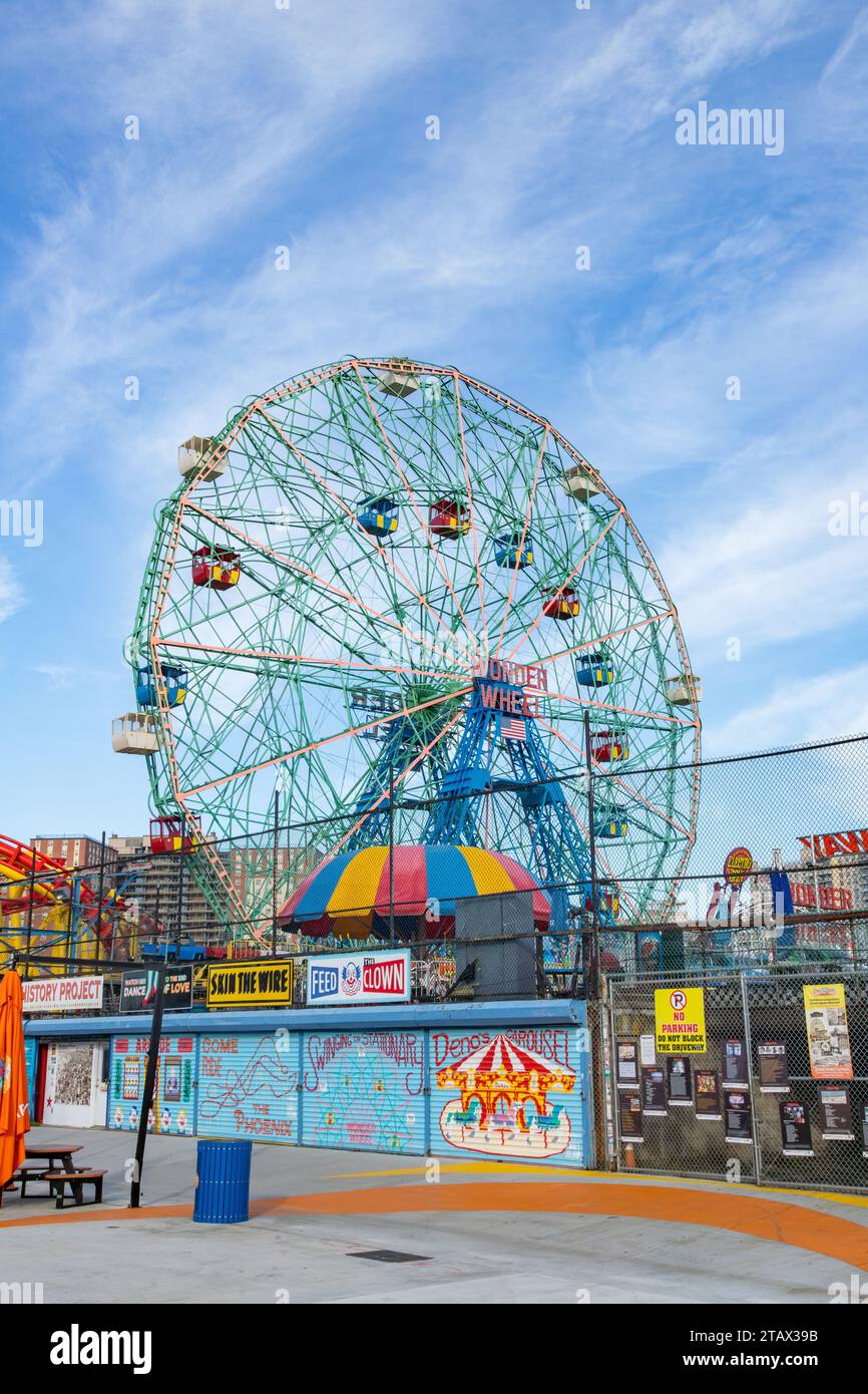 Deno's Wonder Wheel, Coney Island, Brooklyn, United States of America ...