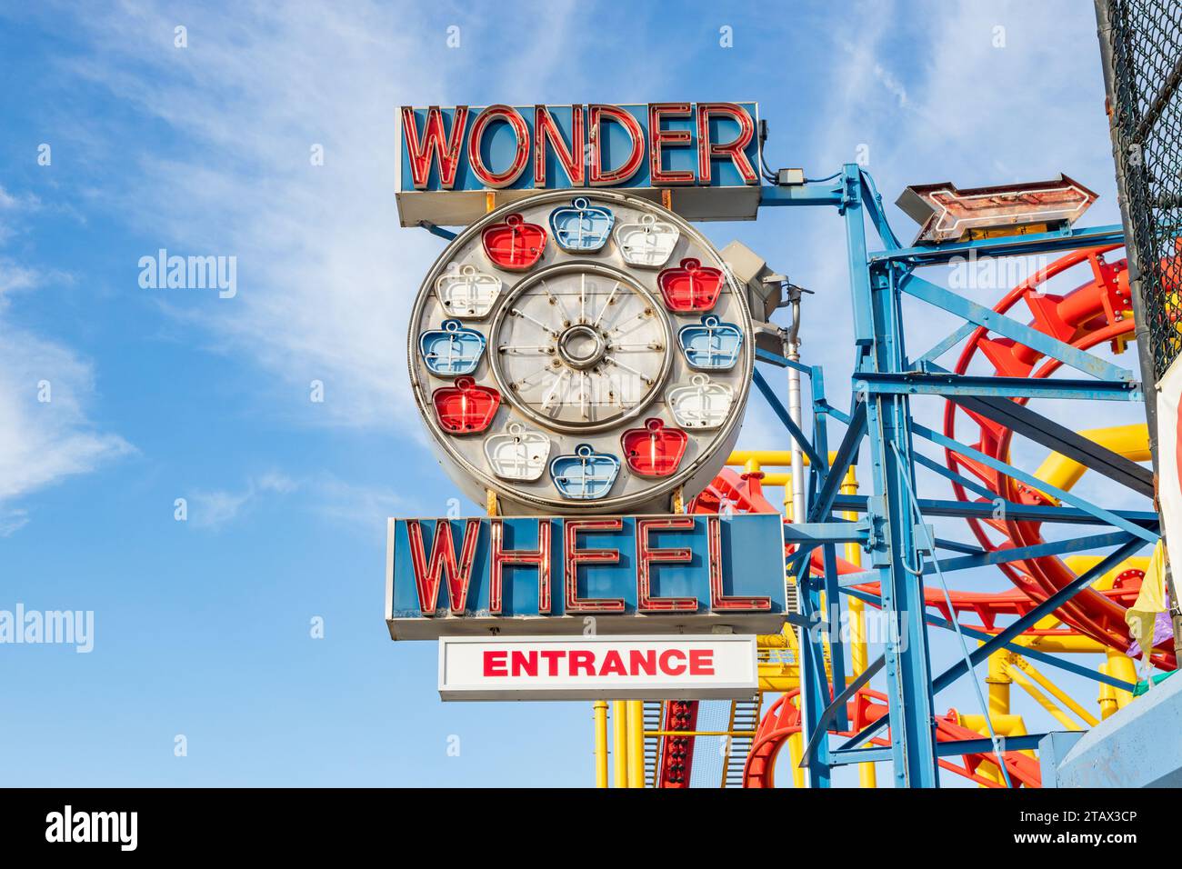 Deno's Wonder Wheel sign, Coney Island, Brooklyn, United States of ...