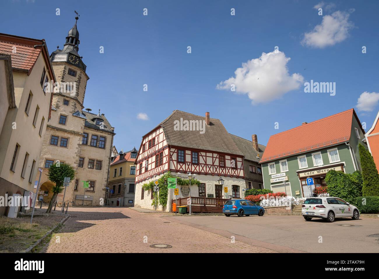 Stadtansicht, Rathaus, Marktplatz, Wettin, Sachsen-Anhalt, Deutschland ...