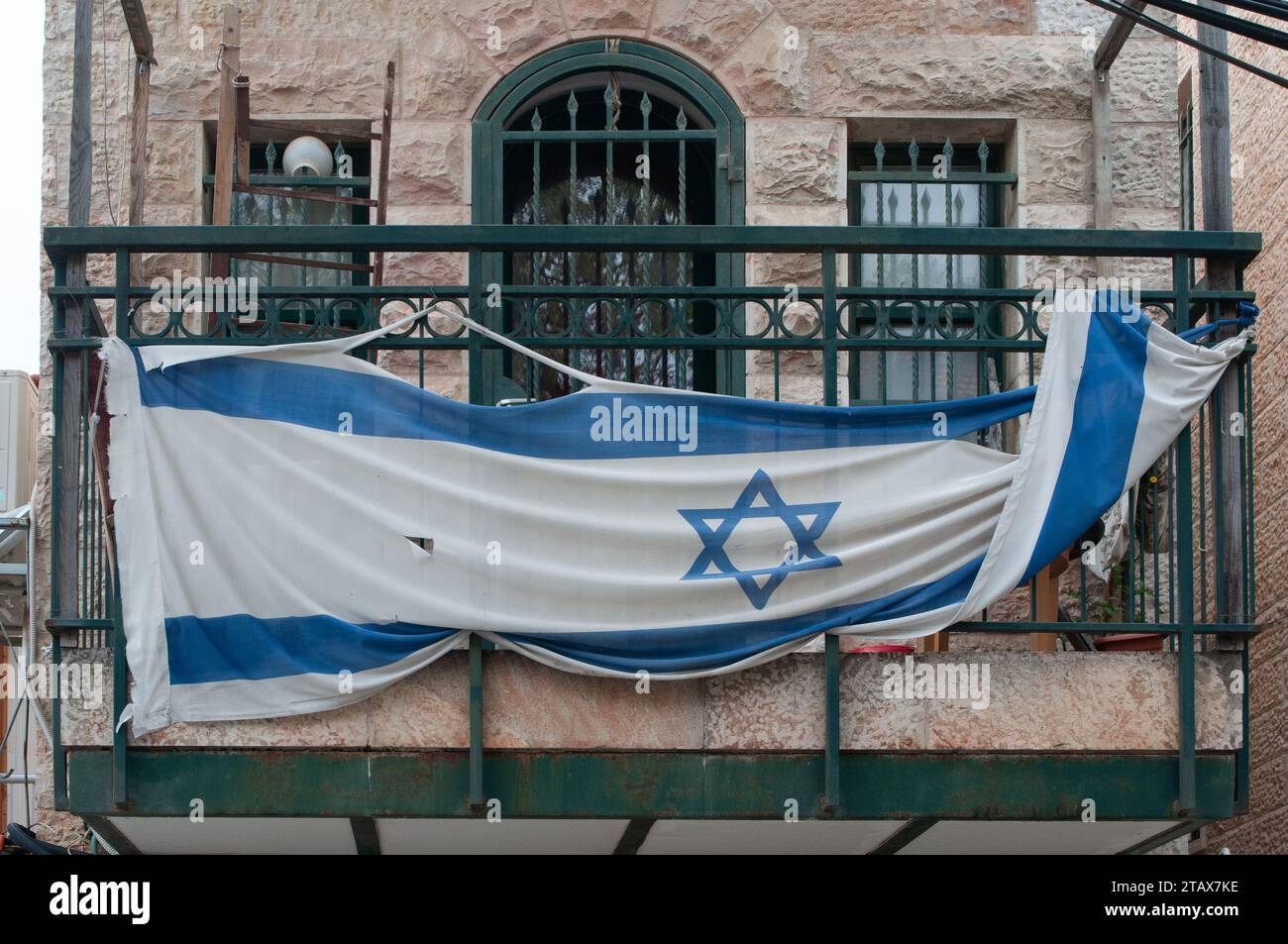 Torn israel flag hi-res stock photography and images - Alamy