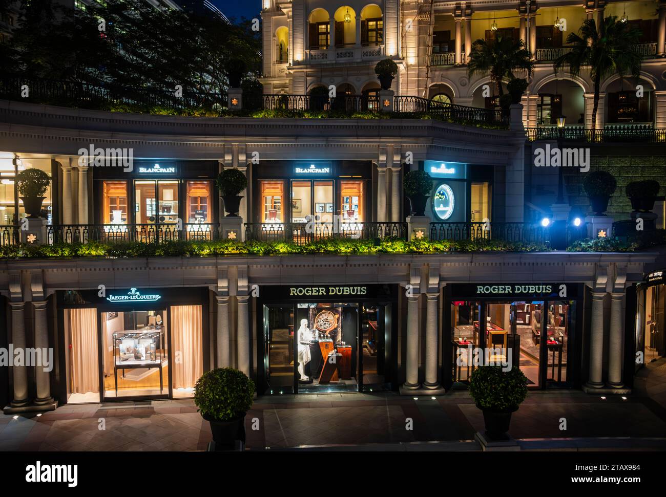 Night shopping in Kowloon, Hong Kong Stock Photo - Alamy