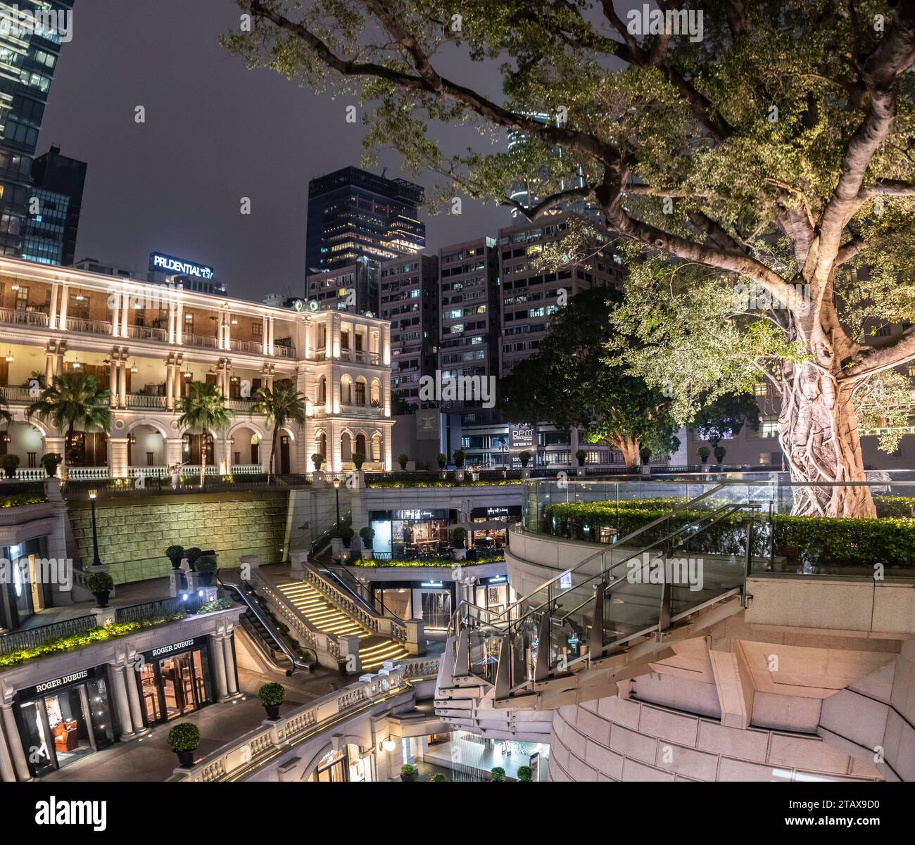 Night shopping in Kowloon, Hong Kong Stock Photo - Alamy