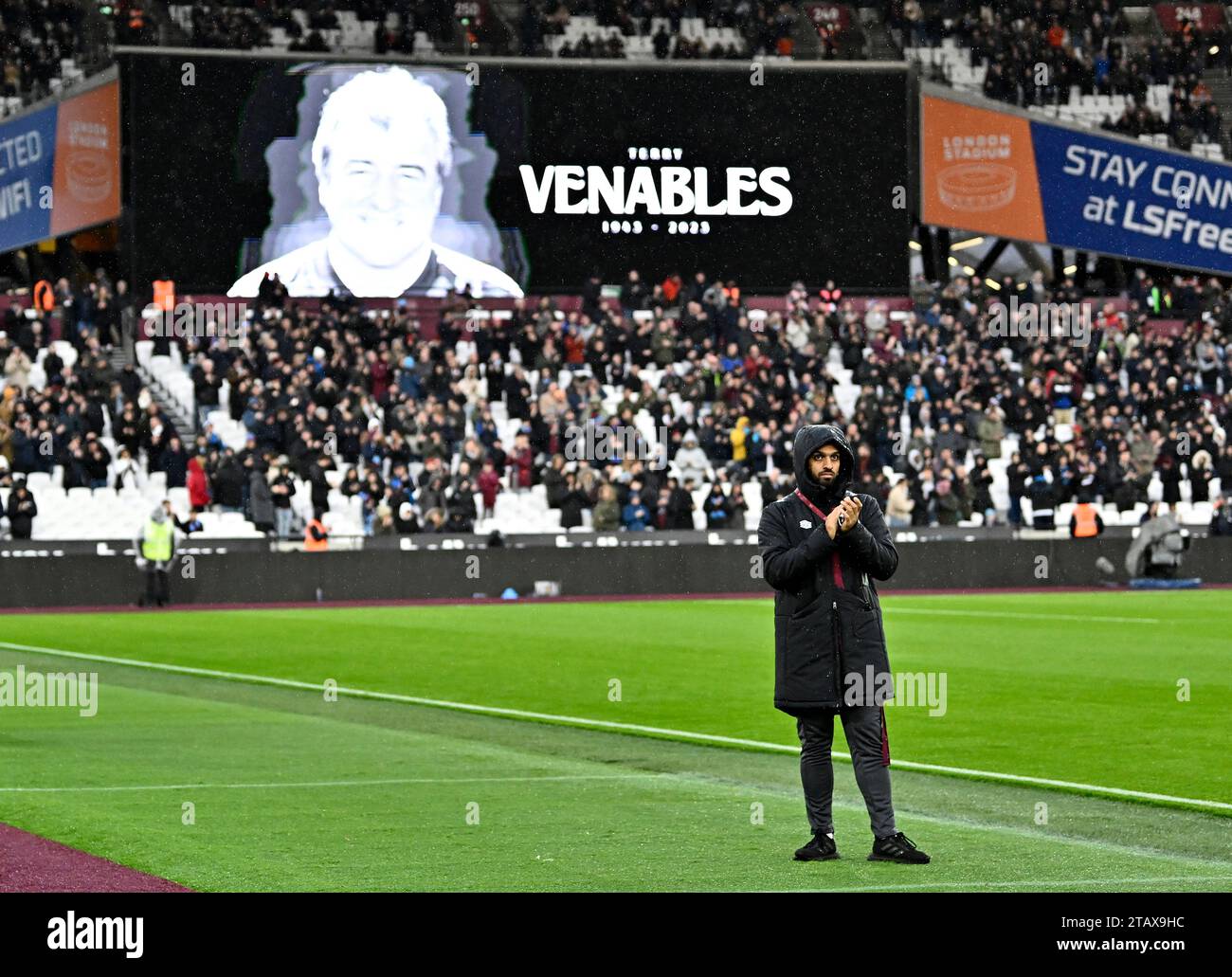 London, UK. 3rd Dec, 2023. West Ham applause for the great Terry ...