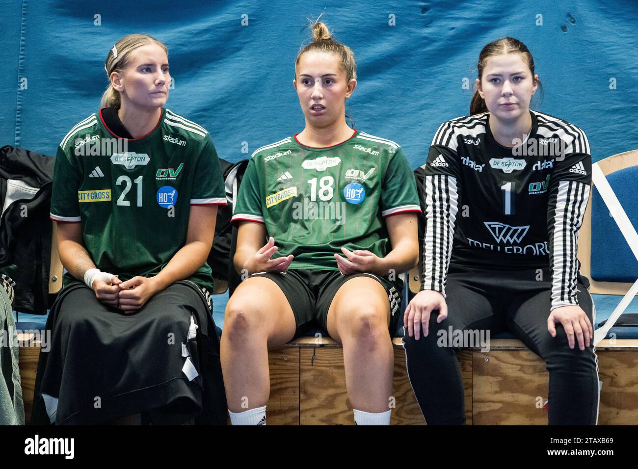 Helsingborg, Sverige. 03rd Dec, 2023. 231203 OV Helsingborgs Moa Linden, Sofia Andersen och ...