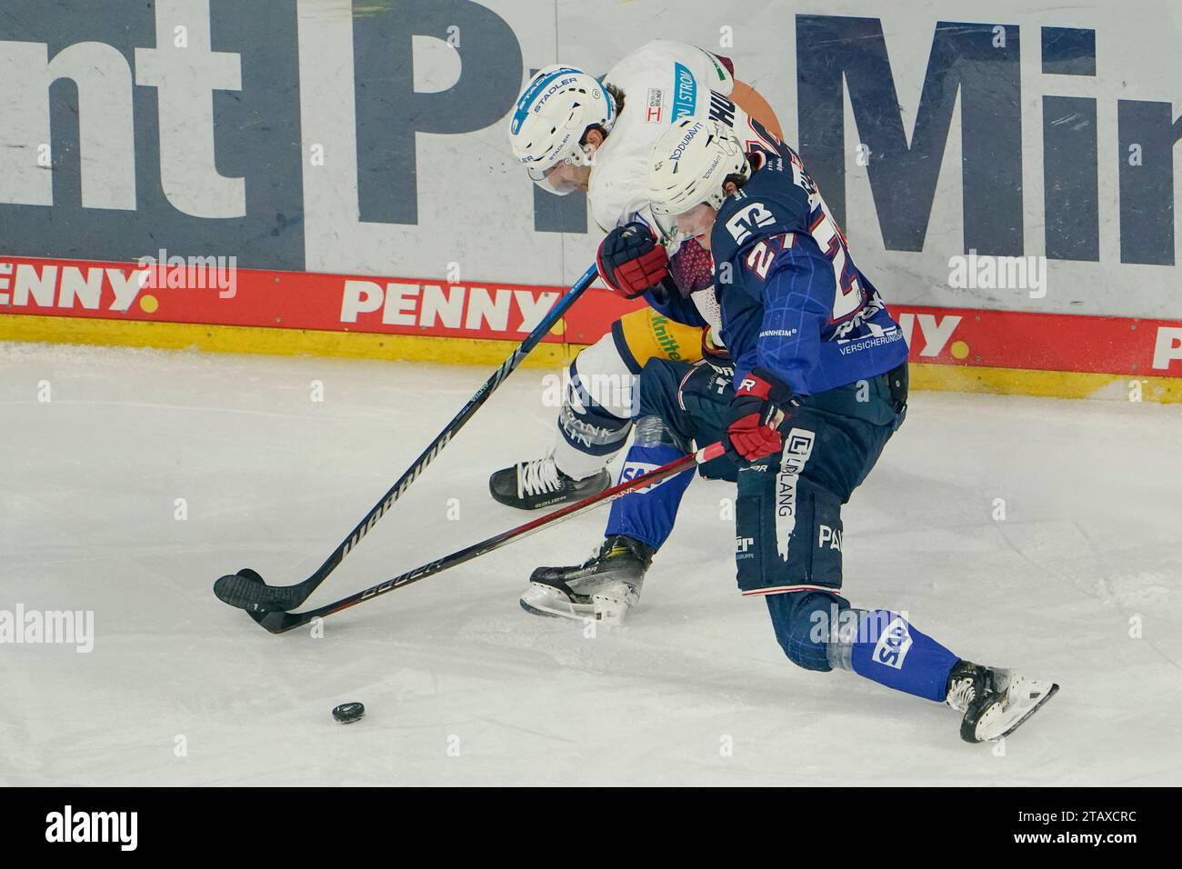 Mannheim, Germany. 03rd Dec, 2023. Ice hockey: DEL, Adler Mannheim ...