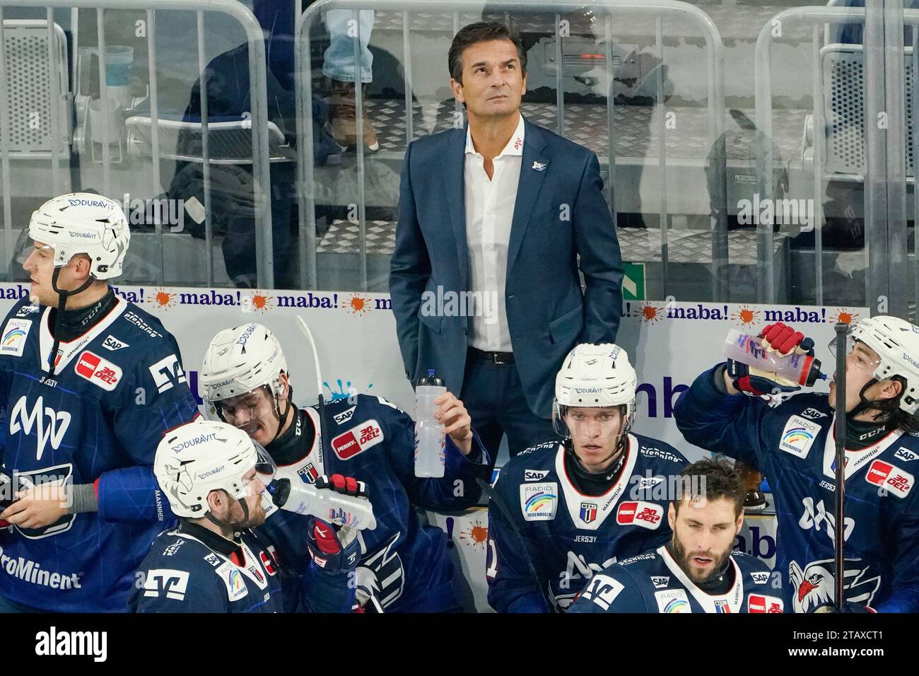 Mannheim, Germany. 03rd Dec, 2023. Ice hockey: DEL, Adler Mannheim ...