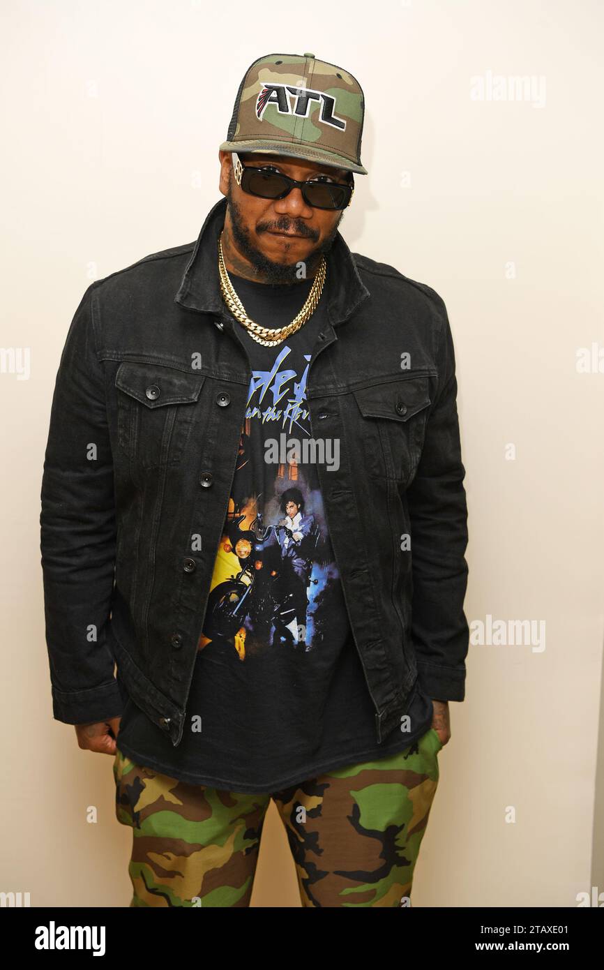 Hollywood, FL, USA. 02nd Dec, 2023. Michael "Mike" Keith of 112 attends ...