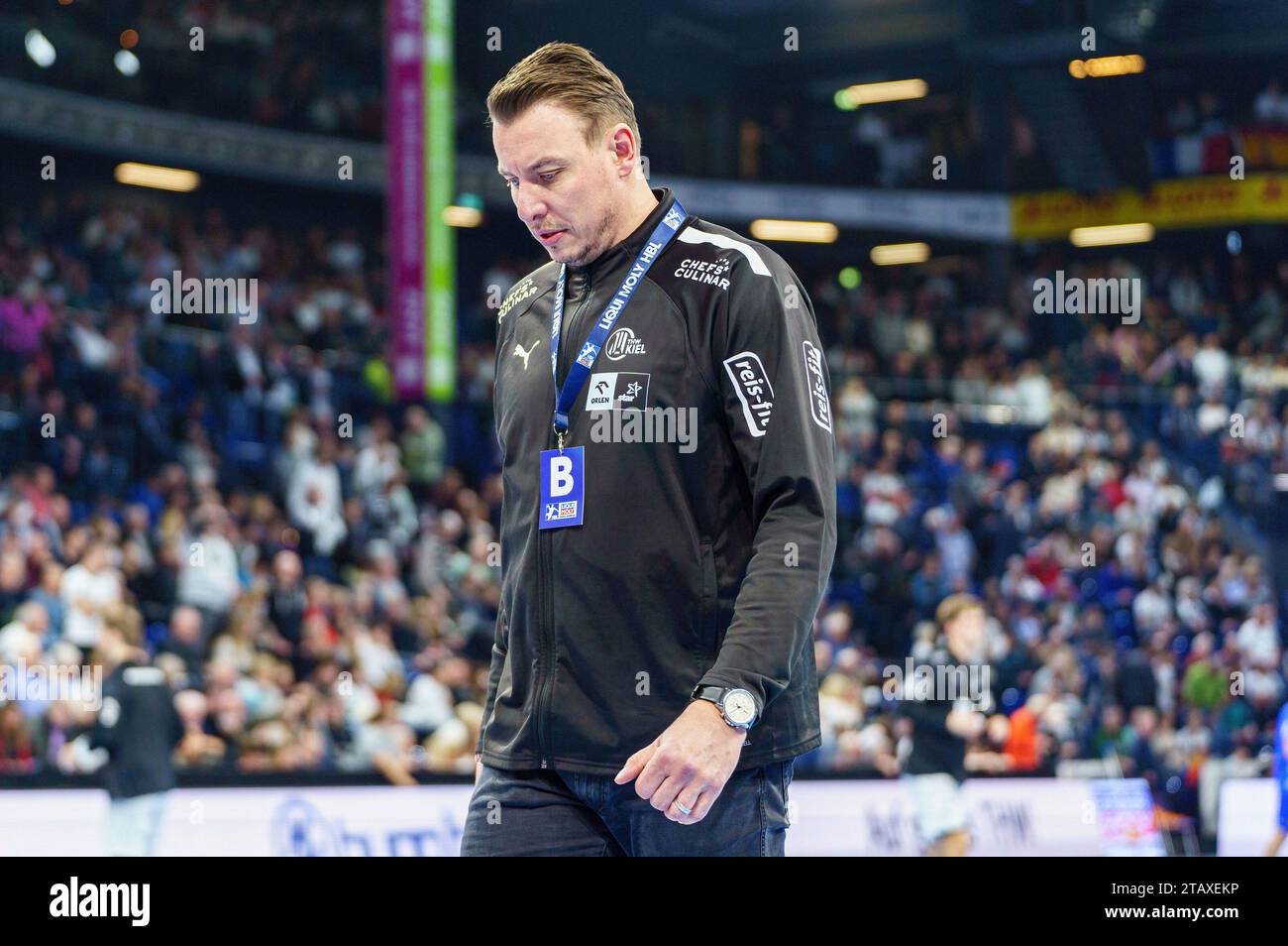 Kiel, Deutschland. 03rd Dec, 2023. Filip Jicha (THW Kiel, Trainer) GER ...