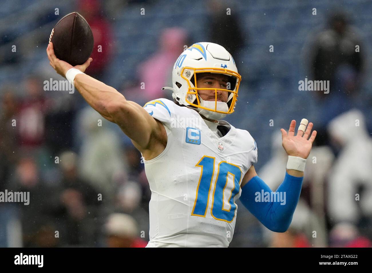 Los Angeles Chargers quarterback Justin Herbert throws prior to an NFL ...