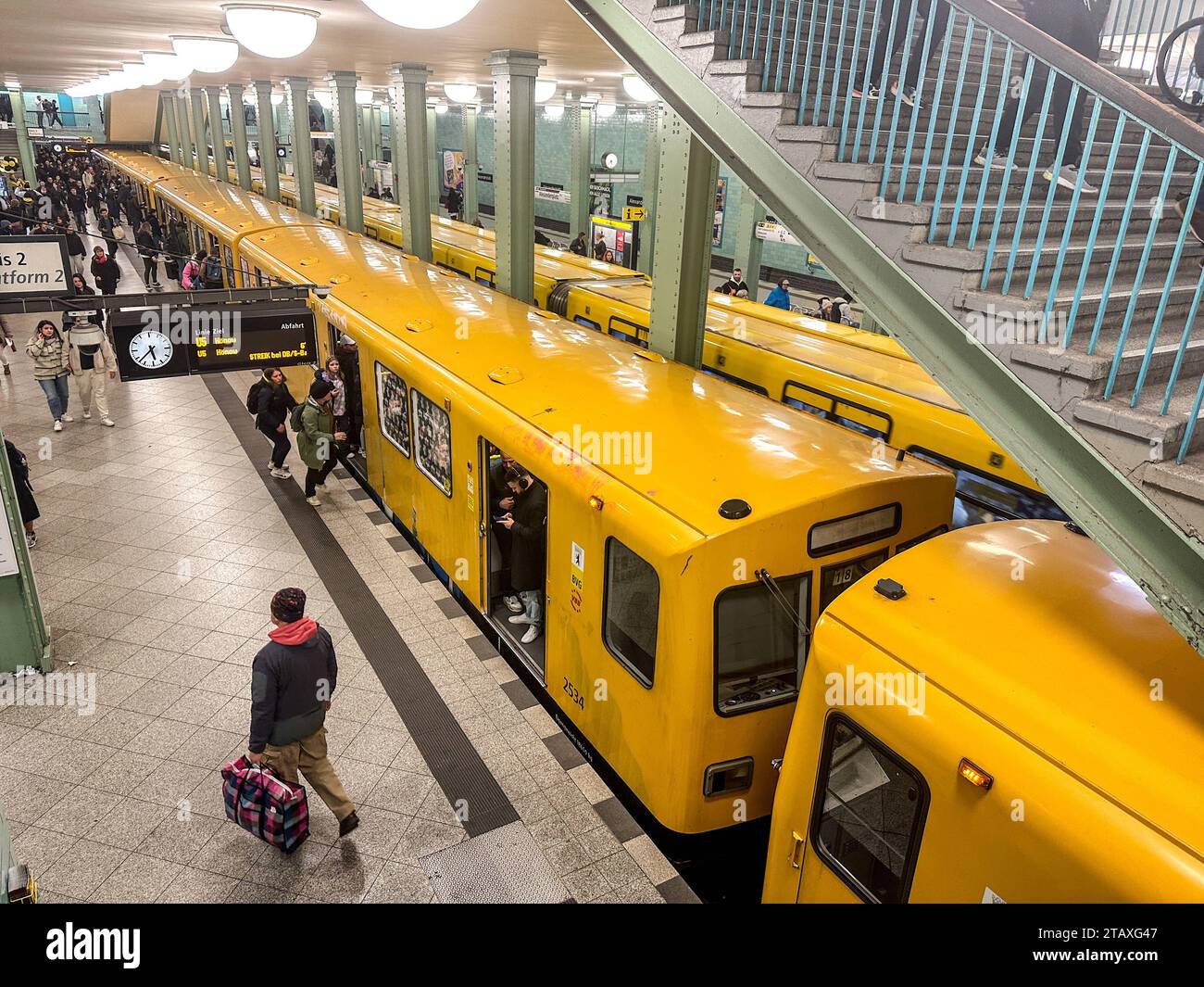 Alexanderplatz to honow hi-res stock photography and images - Alamy