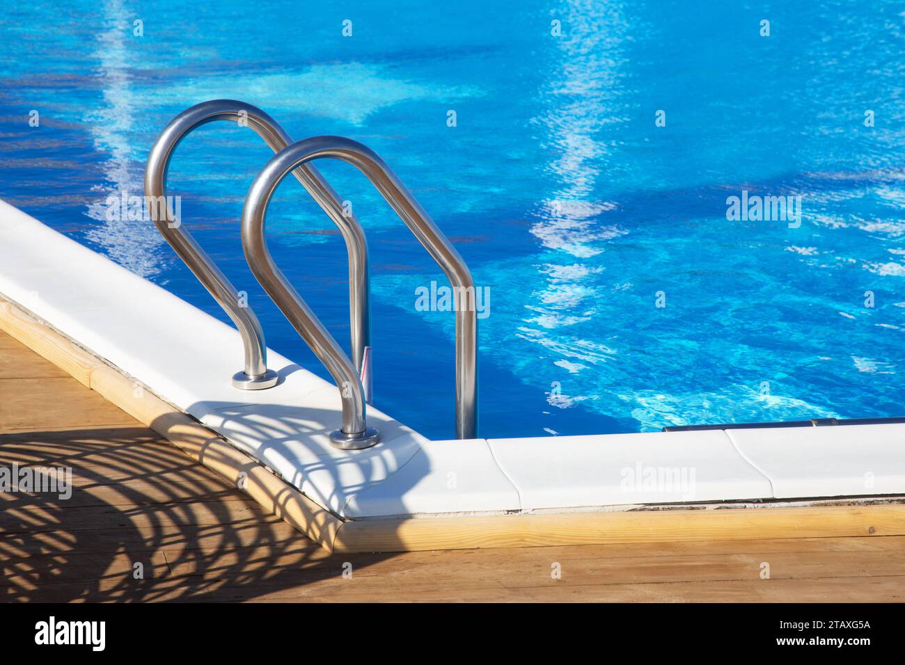 Modern white rattan furniture to create an outdoor pool in living room ...