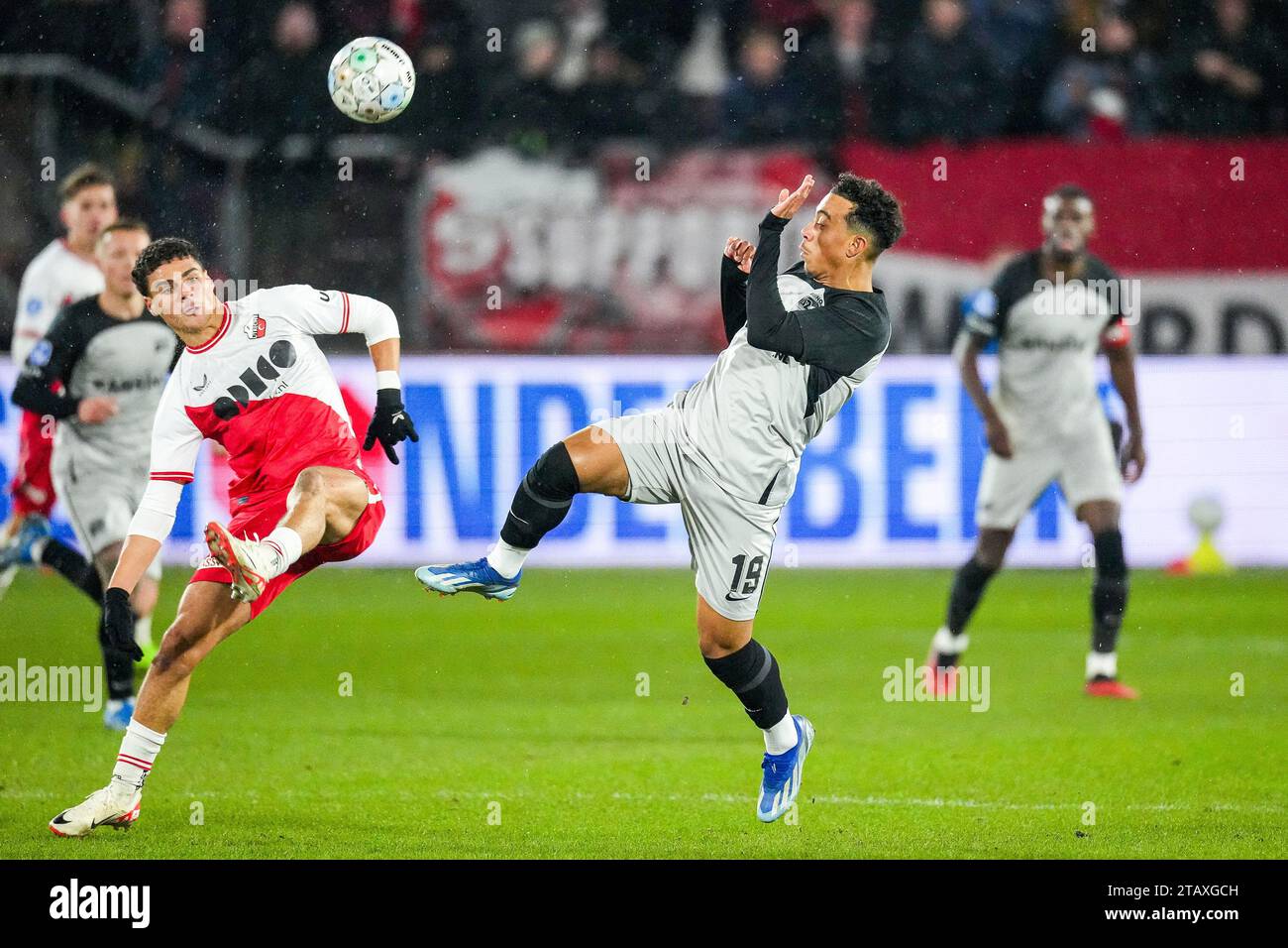UTRECHT - (l-r) Can Bozdogan of FC Utrecht, Myron van Brederode of AZ ...