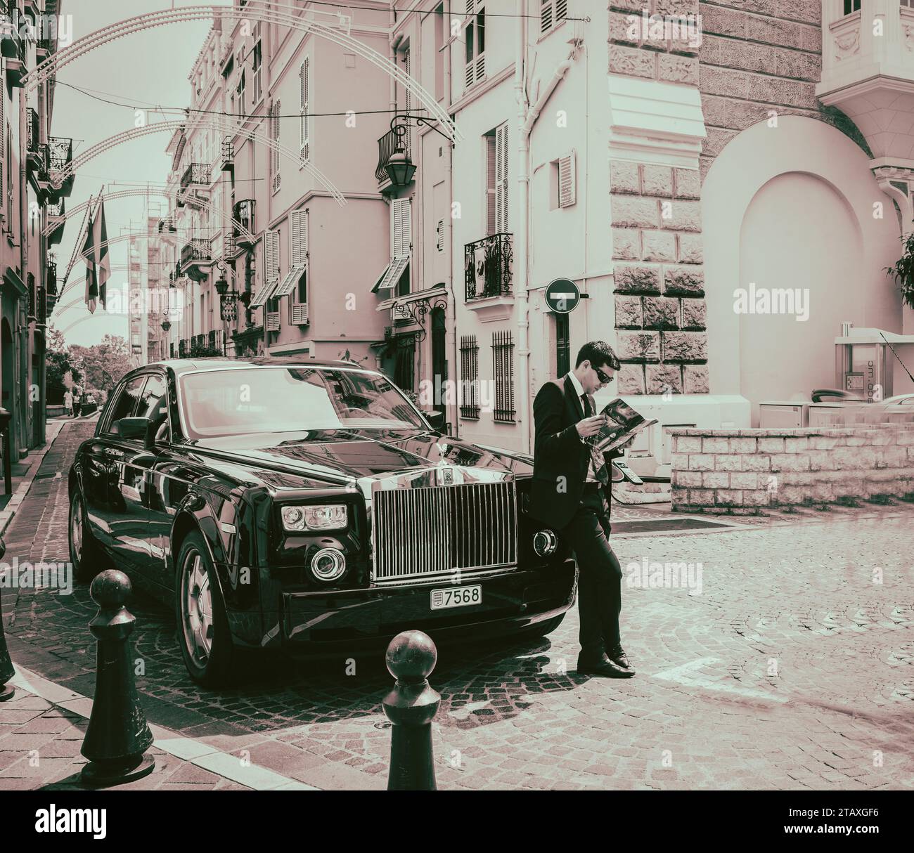Rich man rolls royce hi-res stock photography and images - Alamy