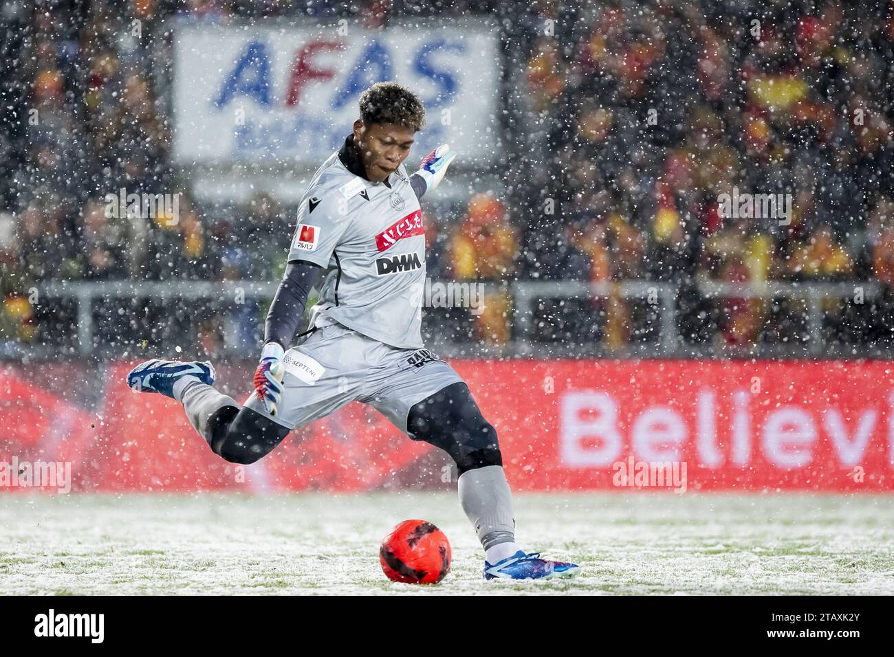 Mechelen, Belgium. 03rd Dec, 2023. STVV's goalkeeper Zion Suzuki pictured in action during a ...