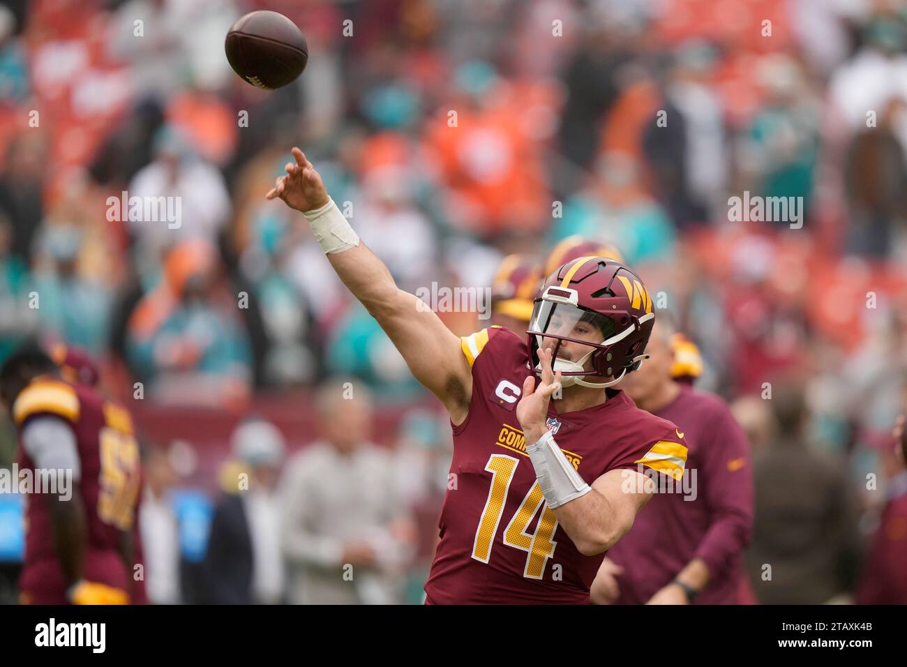 Washington Commanders quarterback Sam Howell warms up before an NFL ...