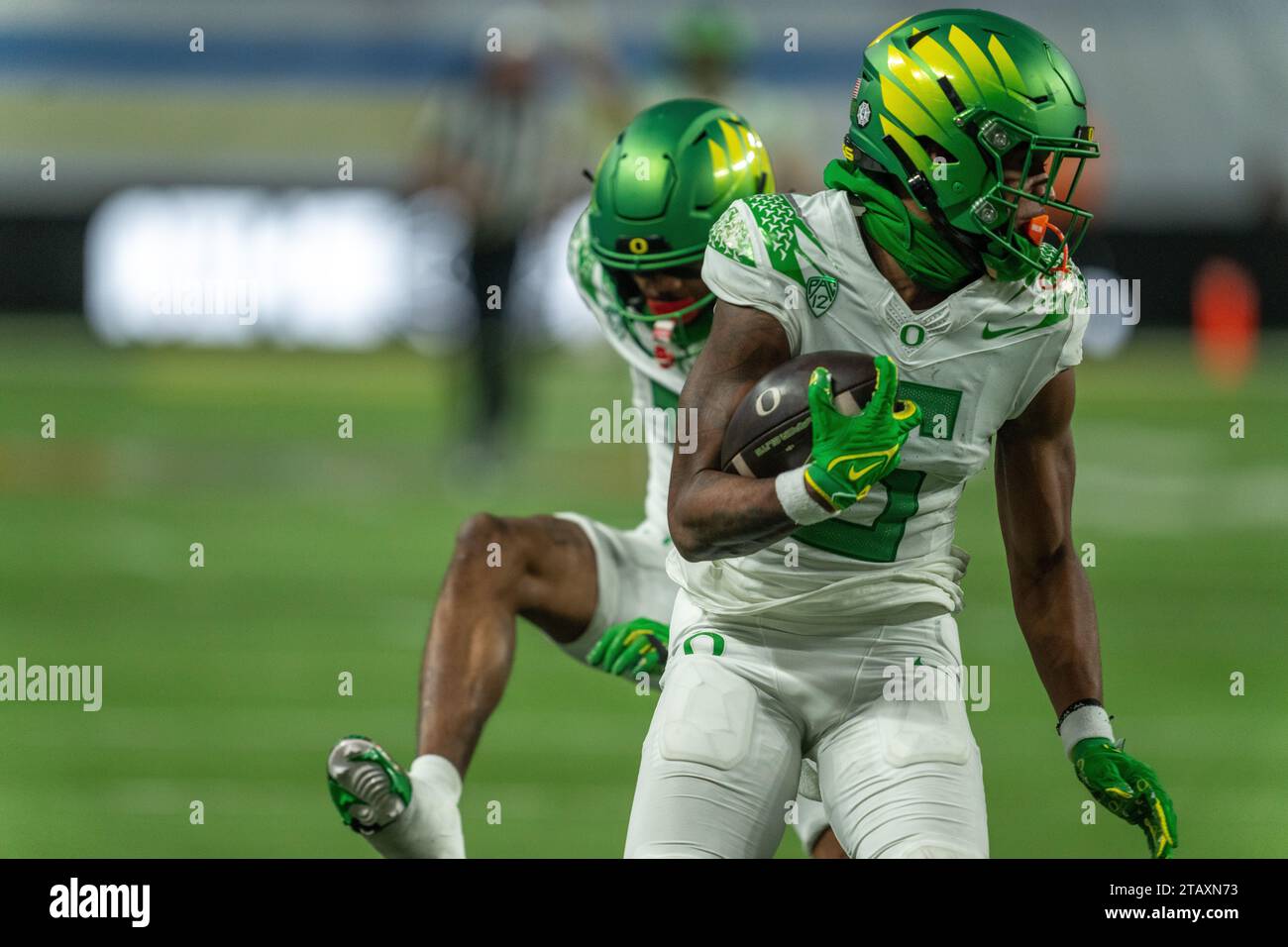 Oregon Wide Receiver Traeshon Holden (5) catches a 63 yard pass during the 2023 Pac-12 ...