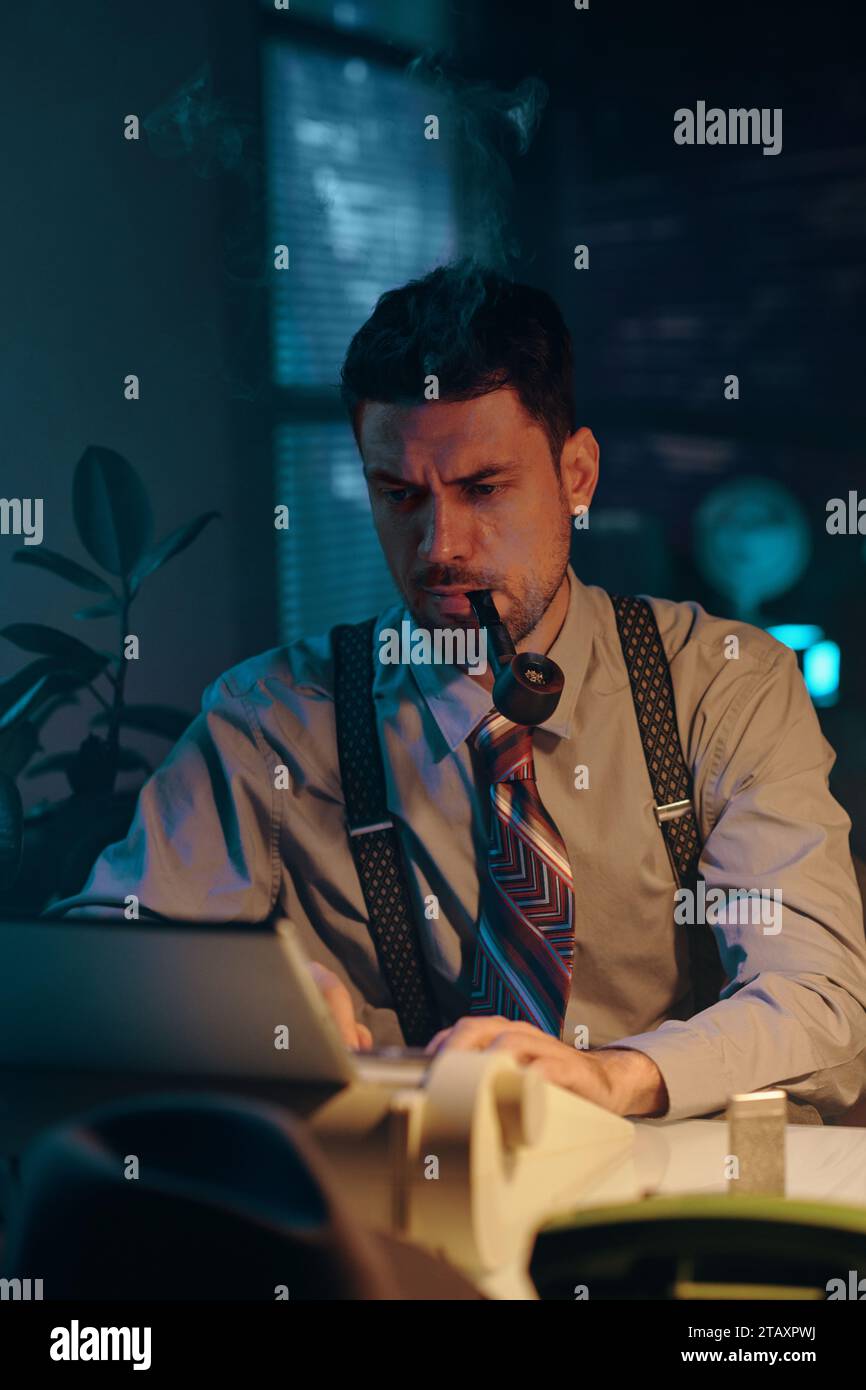 Smoking on the job hi-res stock photography and images - Alamy