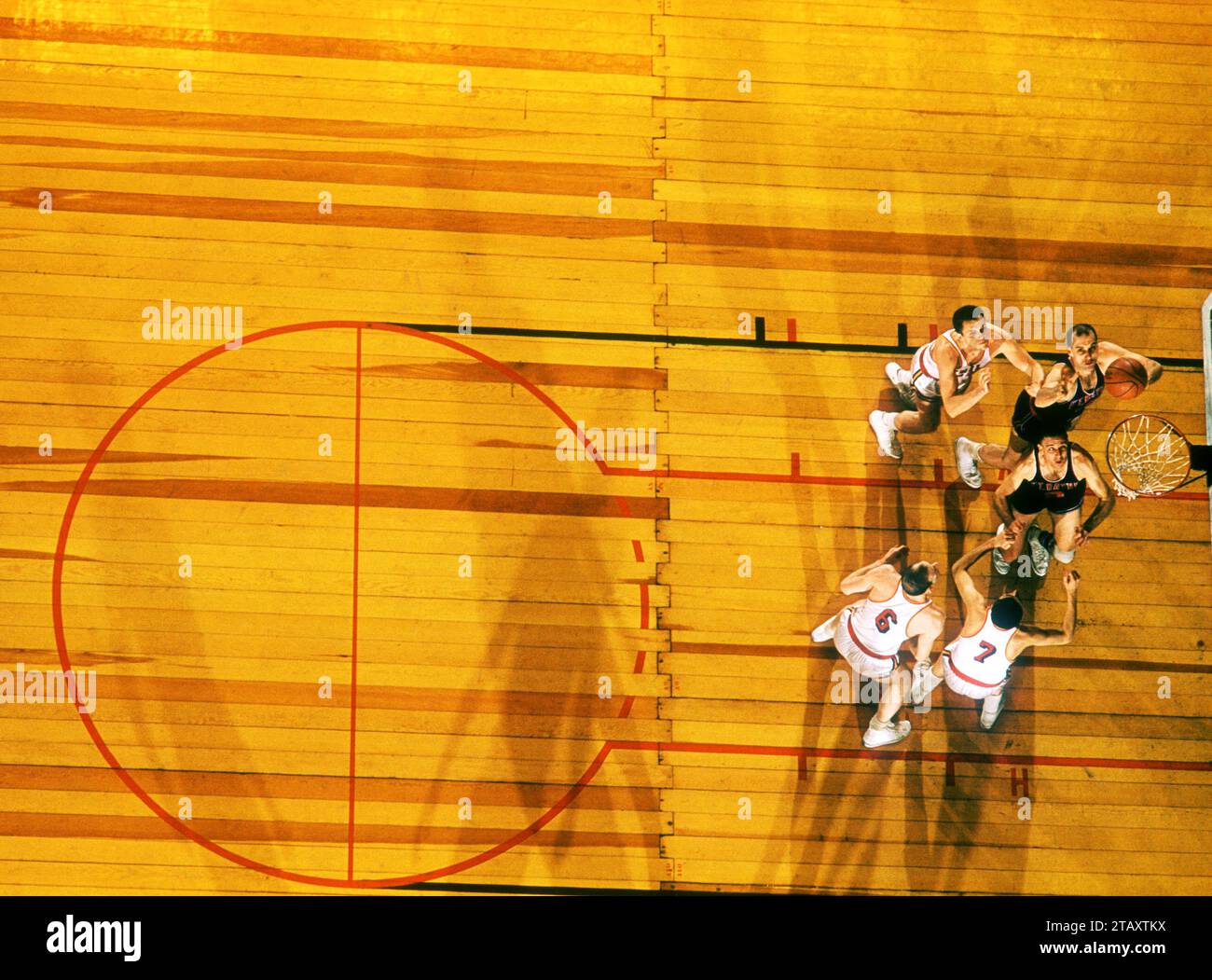 NEW YORK, NY - JANUARY 5: Mel Hutchins #9 of the Fort Wayne Pistons ...