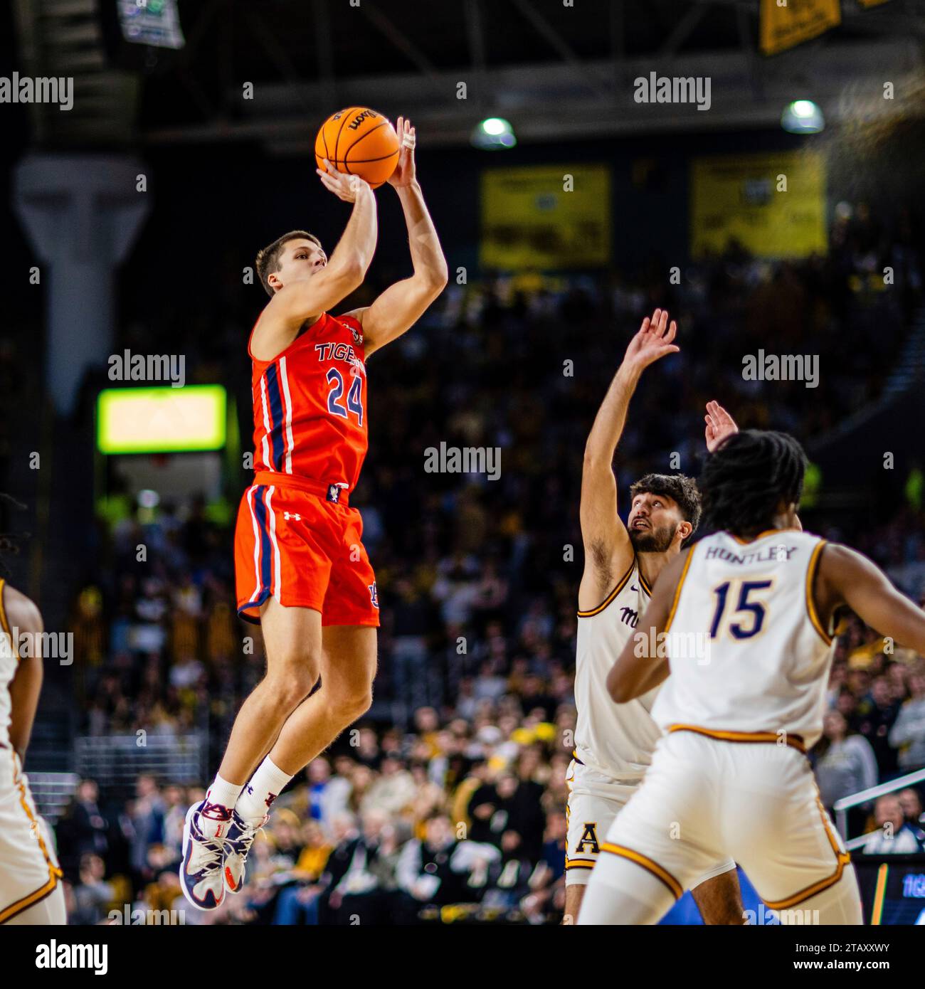 December 3, 2023: Auburn Tigers guard Lior Berman (24) shoots over ...