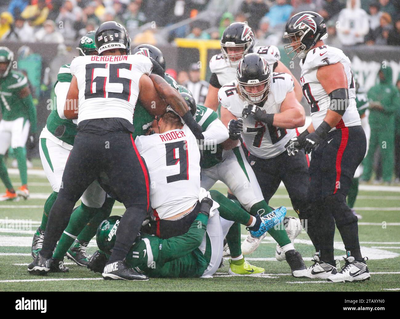 East Rutherford, United States. 03rd Dec, 2023. Atlanta Falcons Desmond ...
