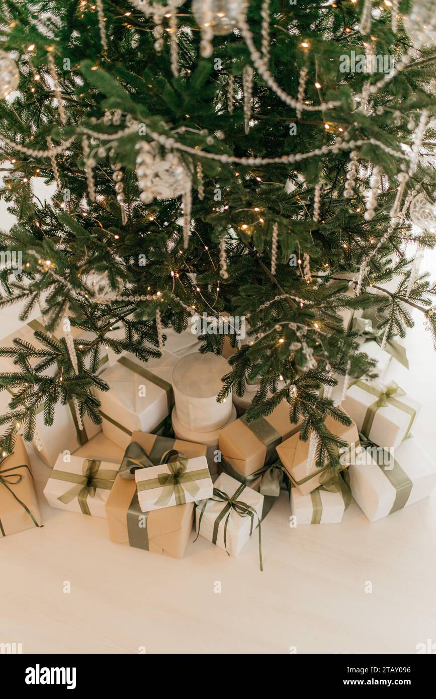 Christmas present wrapped velvet bow hi-res stock photography and ...