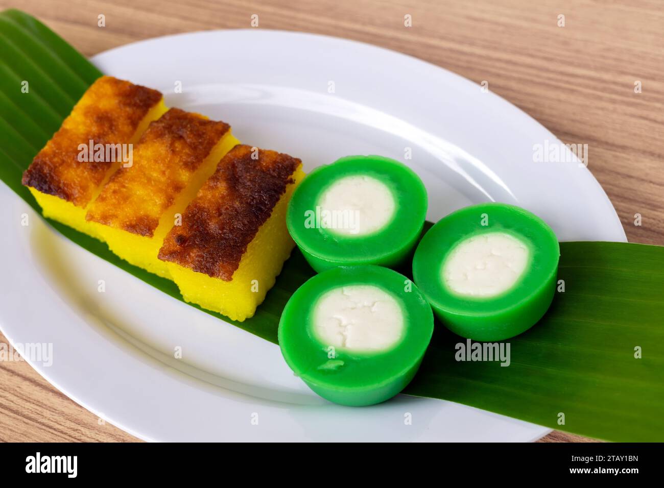 Malaysian dessert kuih Nona Manis and kuih bingka ubi or Baked Tapioca ...